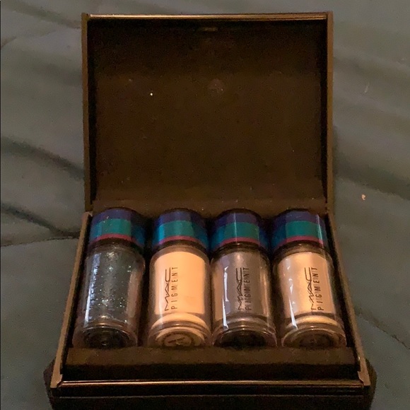 MAC Cosmetics | Makeup | Mac Glitter And Pigment Set Limited Edition ...